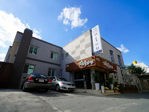 Jeonju Hanok Village Neoulgaji Pension - Jeonju-si