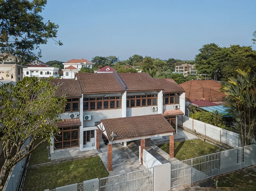 Brown Mansion - Near Adventist Hospital - George Town