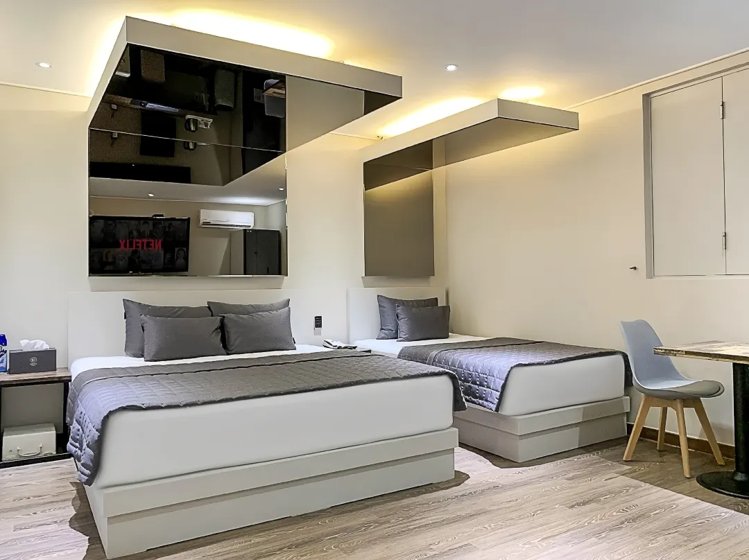 Brown Dot Hotel - Gunsan