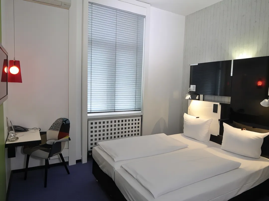 Hotel Cristall - Frankfurt City - Frankfurt