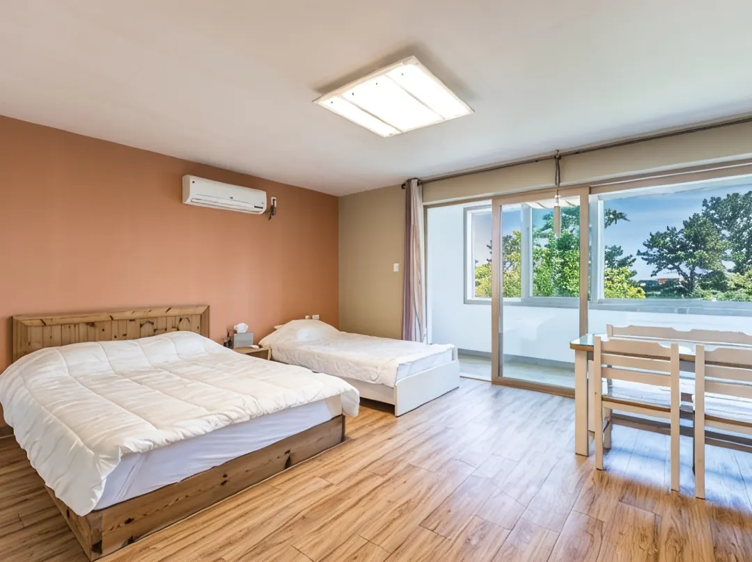 Jeju Pine Beach Pension - Jeju-si