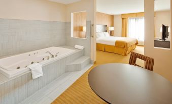 Holiday Inn Express & Suites LEBANON by IHG, North Lebanon Township ...