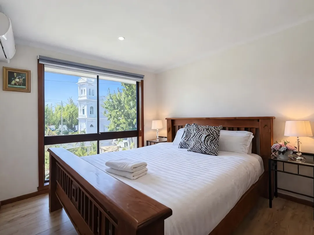 Light-filled And Spacious 3br Unit Near Yarra River - Ivanhoe