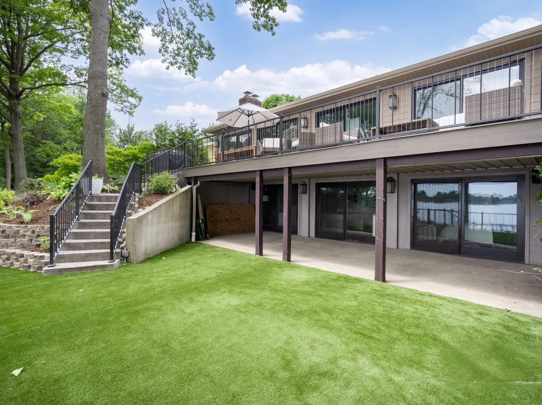 Stunning Views And Luxurious Deck - Exquisite Lakeside Retreat - ソーガタック, MI