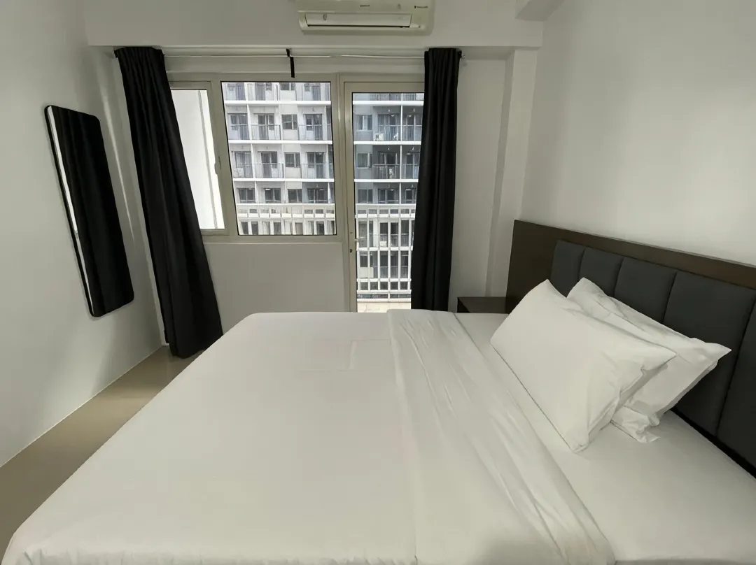 Shore - Spacious Room With Balcony 52d - Pasay