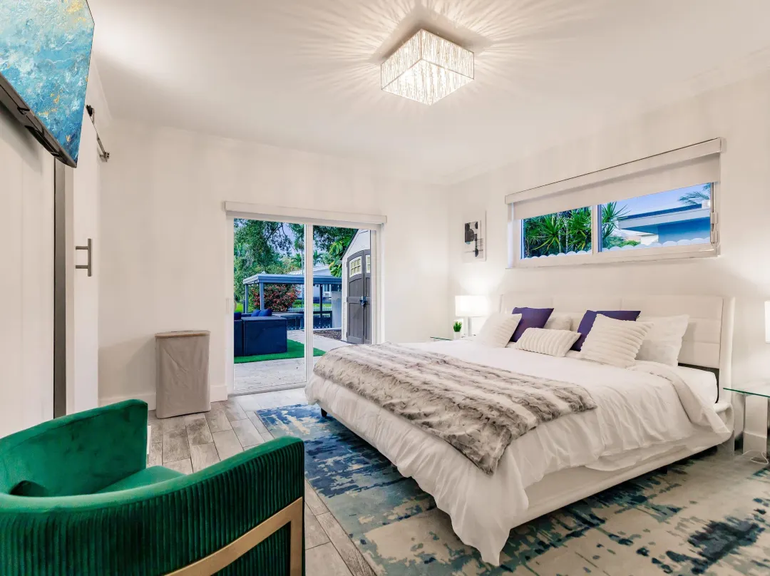 Bnb Hyperion | 5b Home W Pool, 2 Parking & Hot Tub - Hollywood, FL