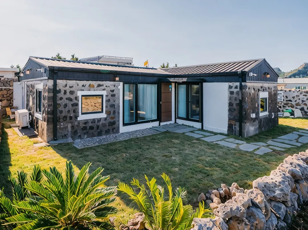 Jeju Sagaeoreum Dockchae - Seogwipo-si