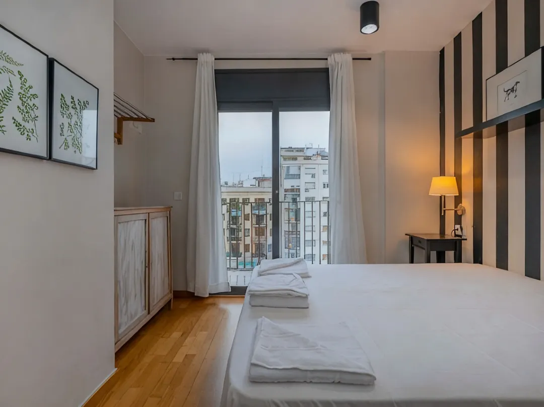2bedroom With Balcony In Eixample - Barcellona