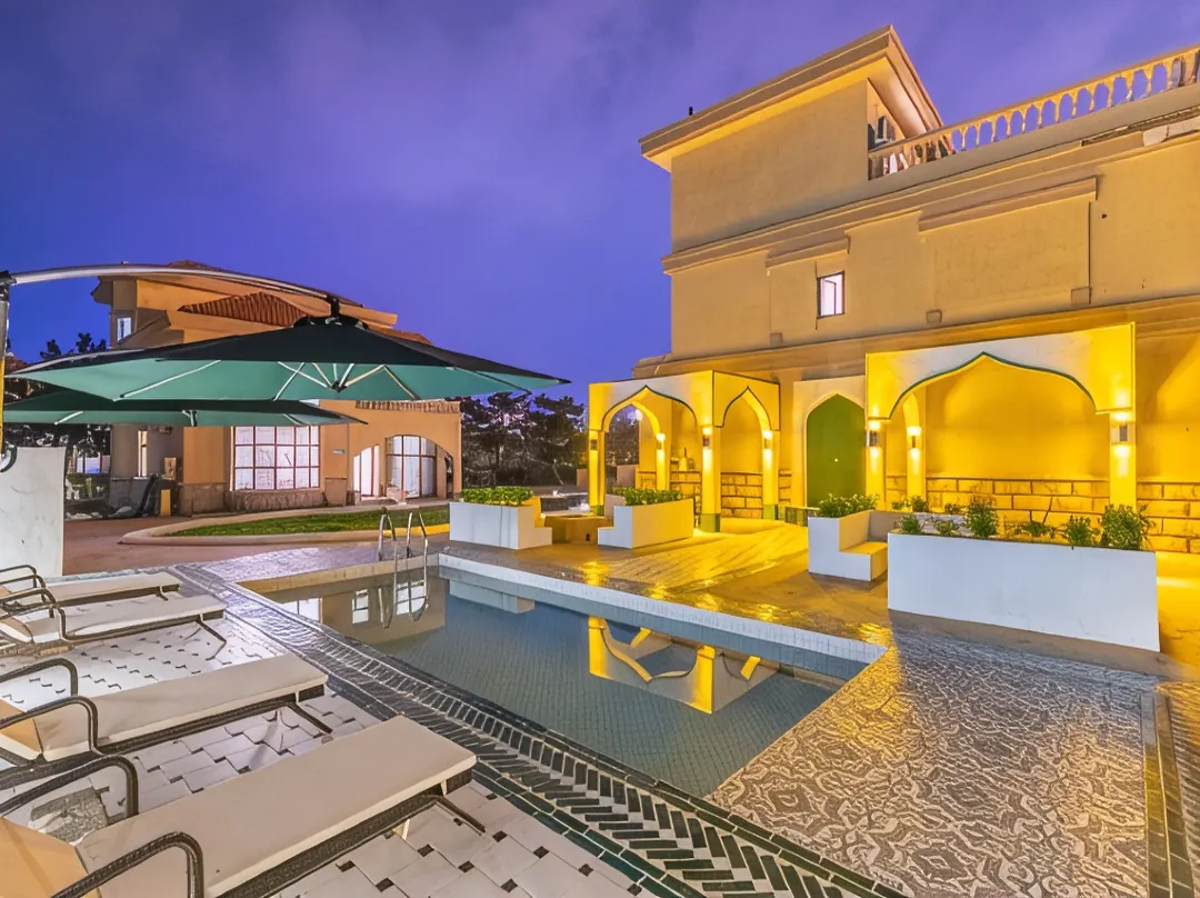 Floral Hotel · Weihai Haya Swimming Pool Garden Hotel - Weihai