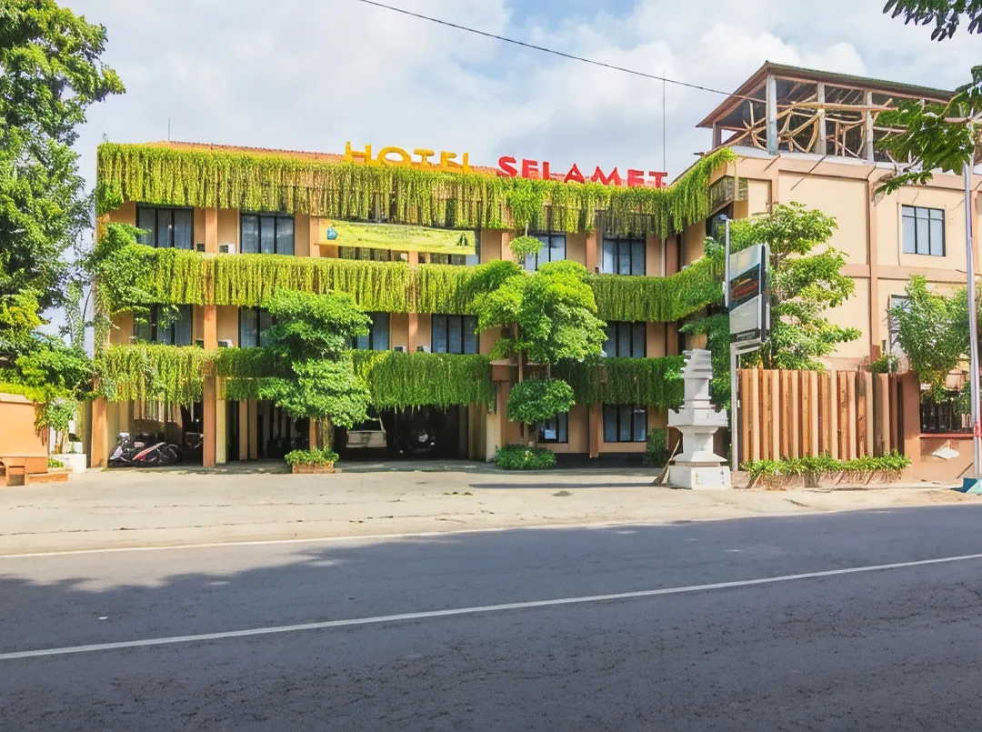 Hotel & Resto Selamet - Banyuwangi