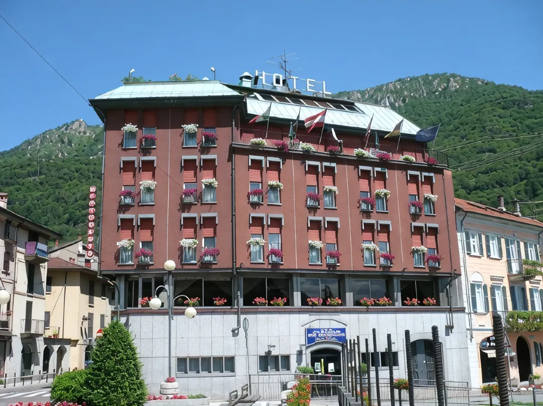 Hotel Ristorante Croce Bianca - Omegna