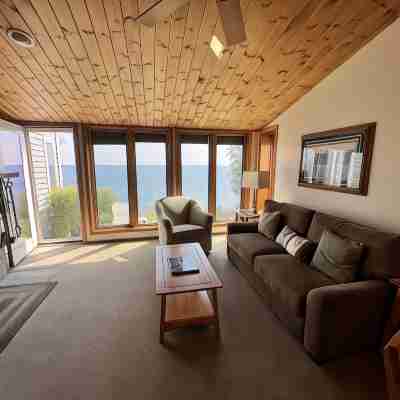 Latest Bluefin Bay on Lake Superior Map,Address, Nearest Station ...