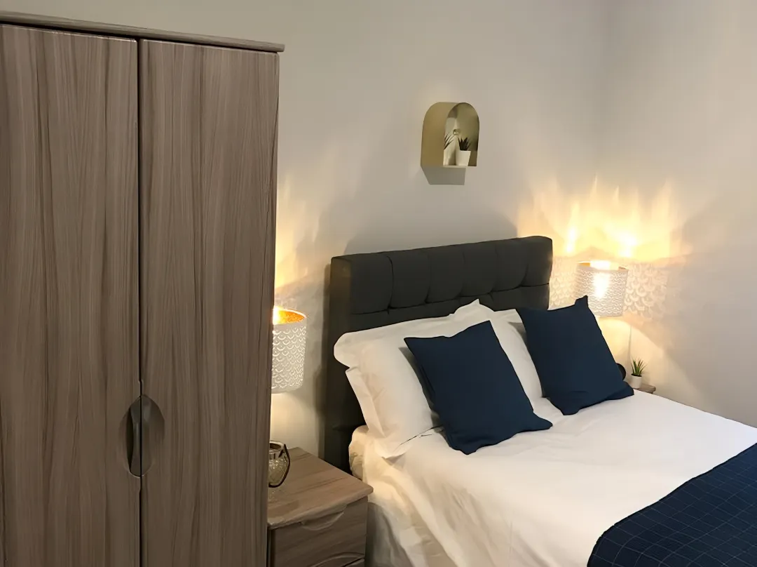 Serviced Apartment 1 Helena - Berkshire