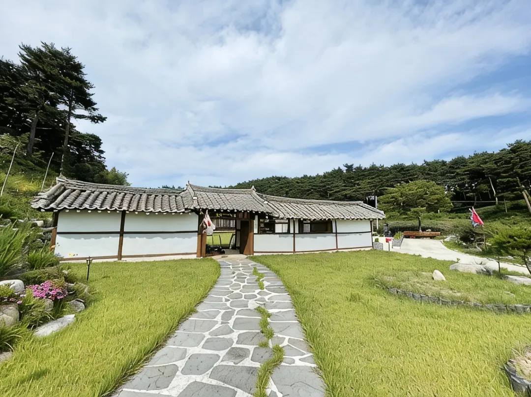 Hakdong Hanok Pension - Gangneung-si