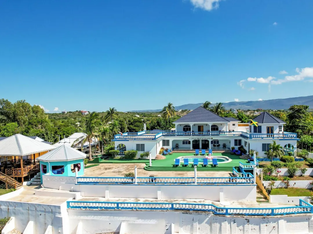 Beyond Sunset Resort & Villas - カリブ諸島