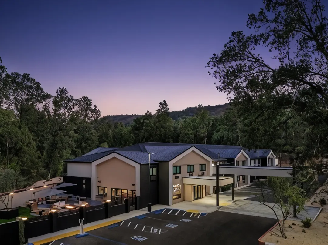 The Inelle, Oakhurst Yosemite, A Tribute Portfolio Hotel - Yosemite National Park
