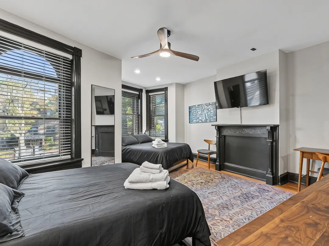 Grand, Historic Logan Circle Townhouse - Bethesda, MD