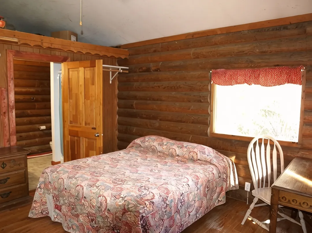 Brown Bear Saloon & Motel - Anchorage, AK