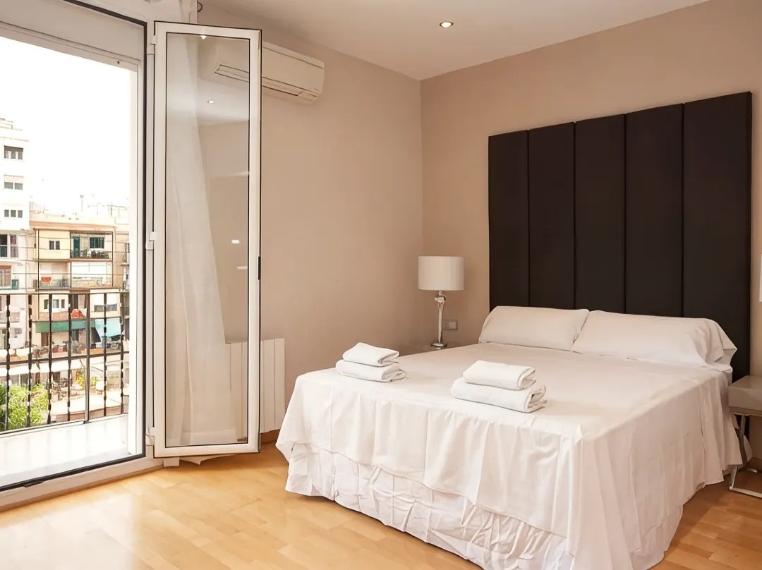 Gran Via Modern And Bright 3bd With Terrace - Barcelona