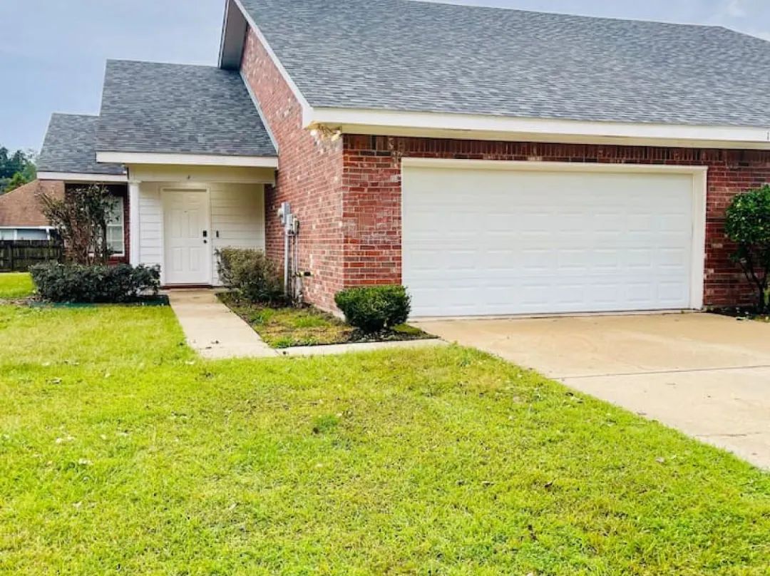 Stylish Experience And Covered Patio - Delightful Retreat - Hammond, LA