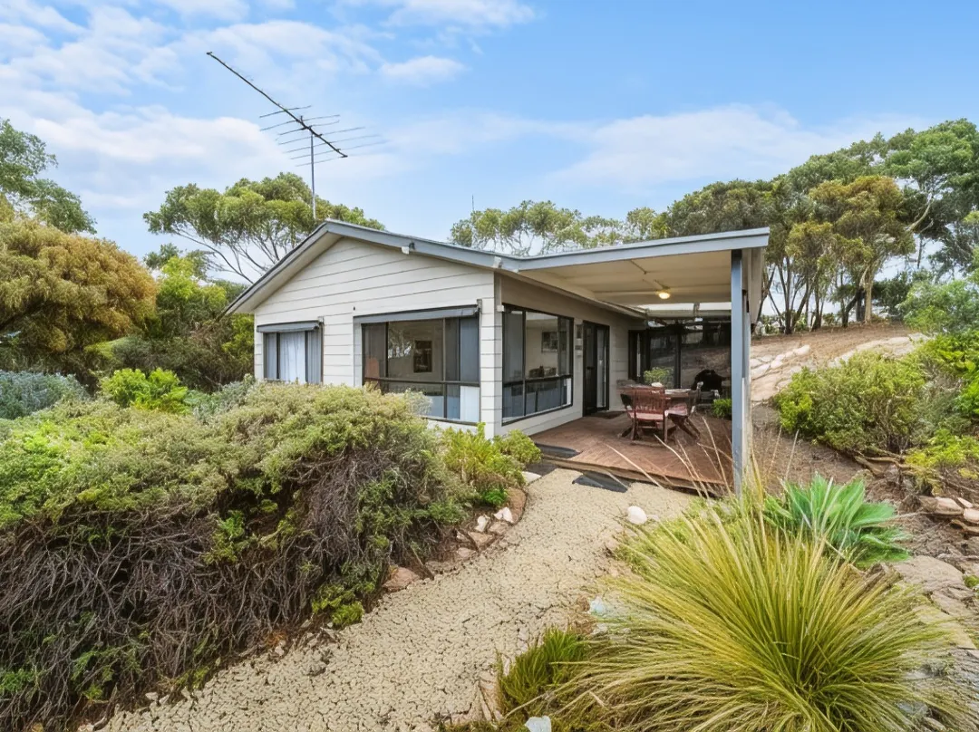 Emu Bay Holiday Homes - Kangaroo Island