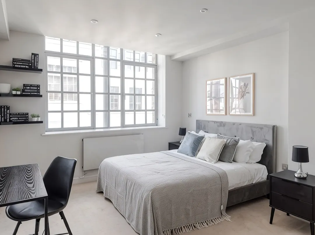 The Eyre Suite Three - Farringdon - By Frankie - City of London