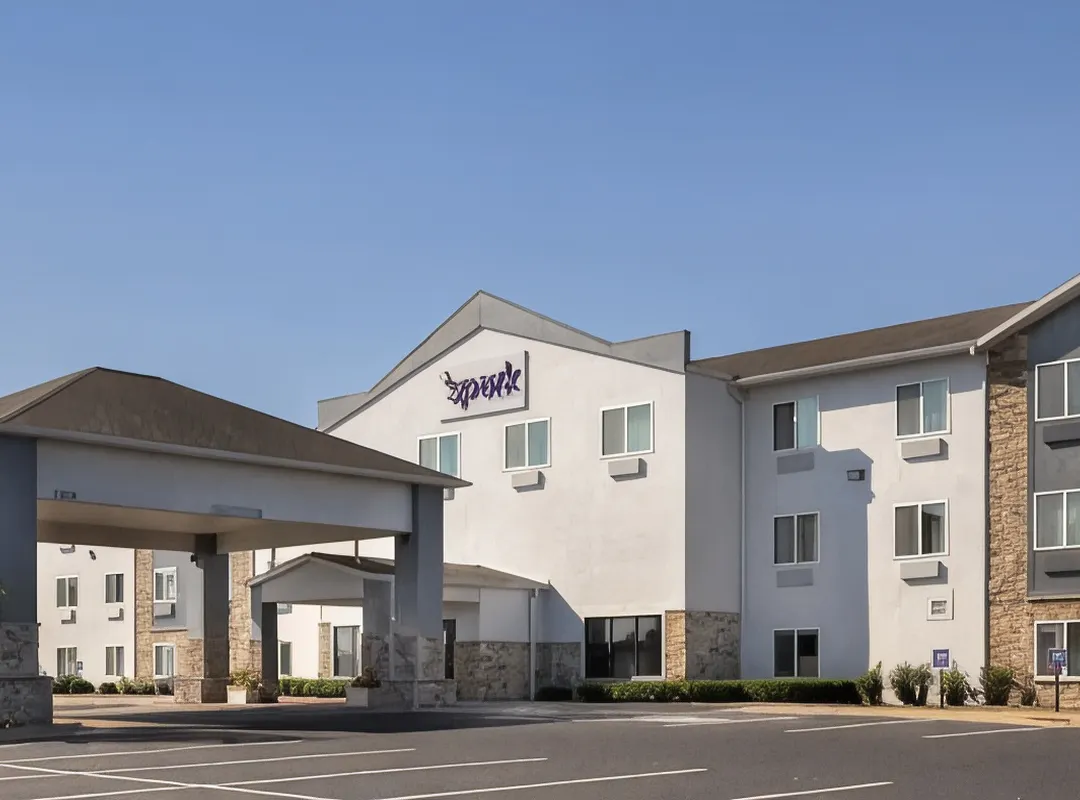 Spark By Hilton Ames - Ames, IA
