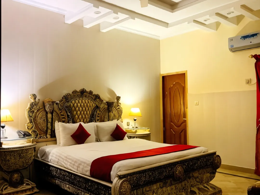 Infinity Hotel - Lahore