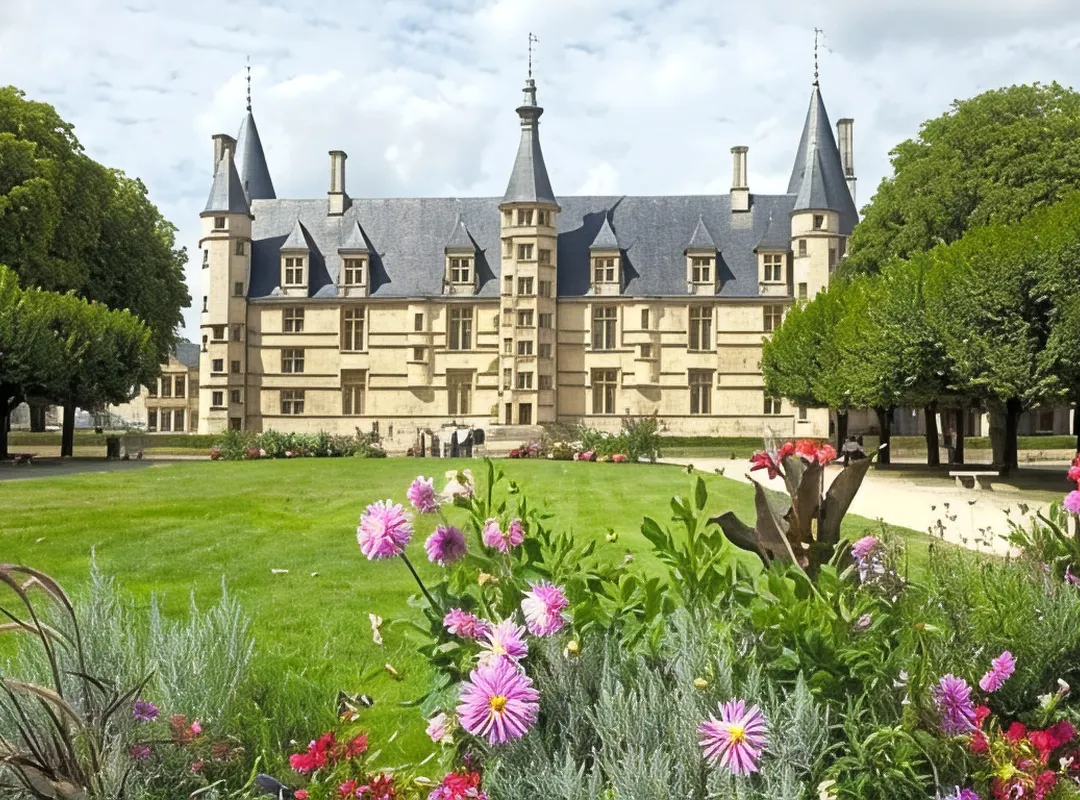 Hôtel De Clèves - Nevers