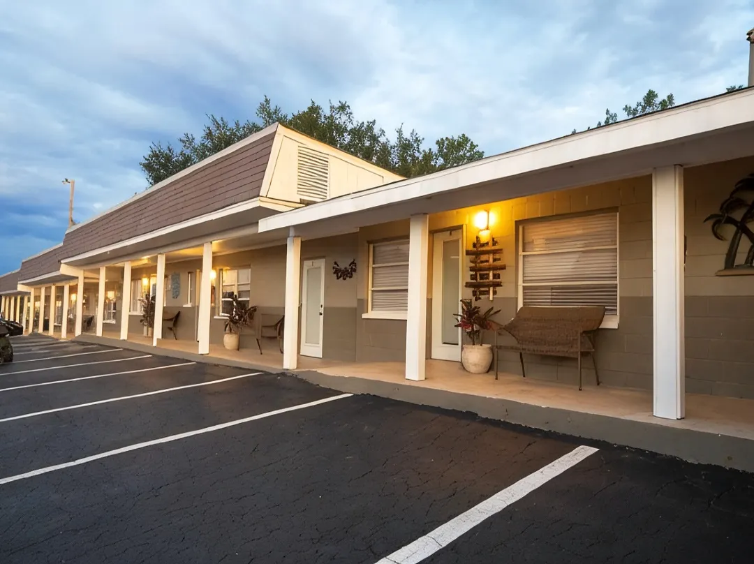 Liberty Hill Executive Inn - Zephyrhills, FL