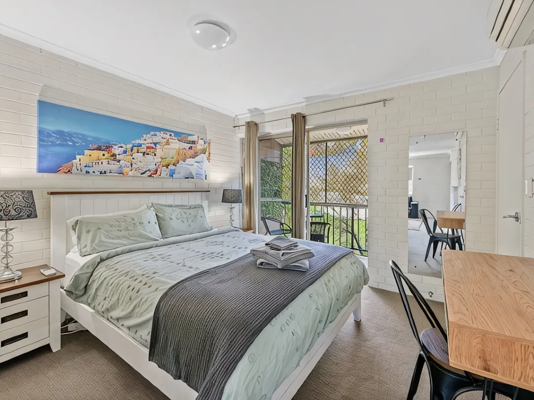 Hidden Away In New Farm ~ 1 Bed/1 Bath/1 Car - Brisbane