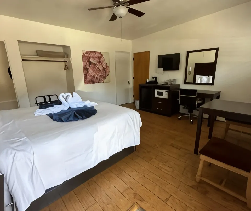 Cambria Palms Motel - Cambria, CA