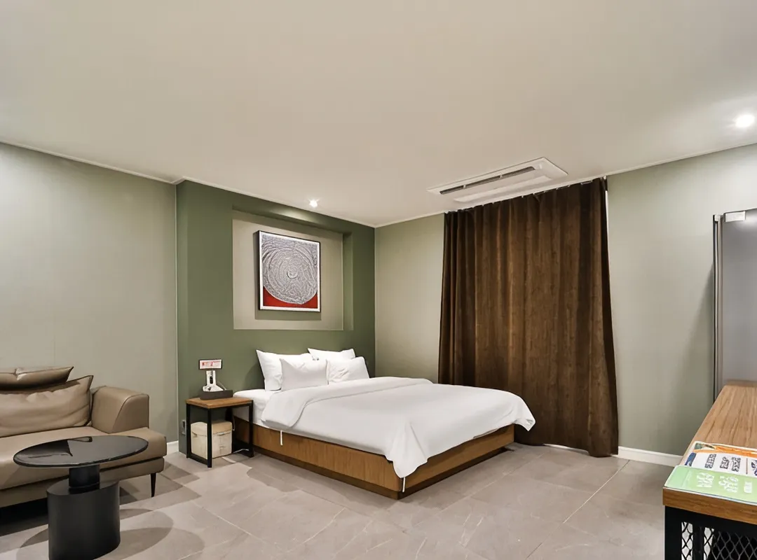 Hotel Burning - Bucheon-si