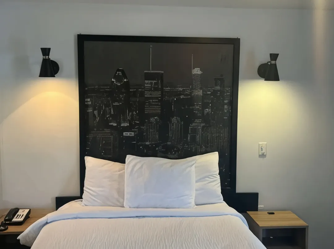 Super 8 By Wyndham Montreal - Lasalle