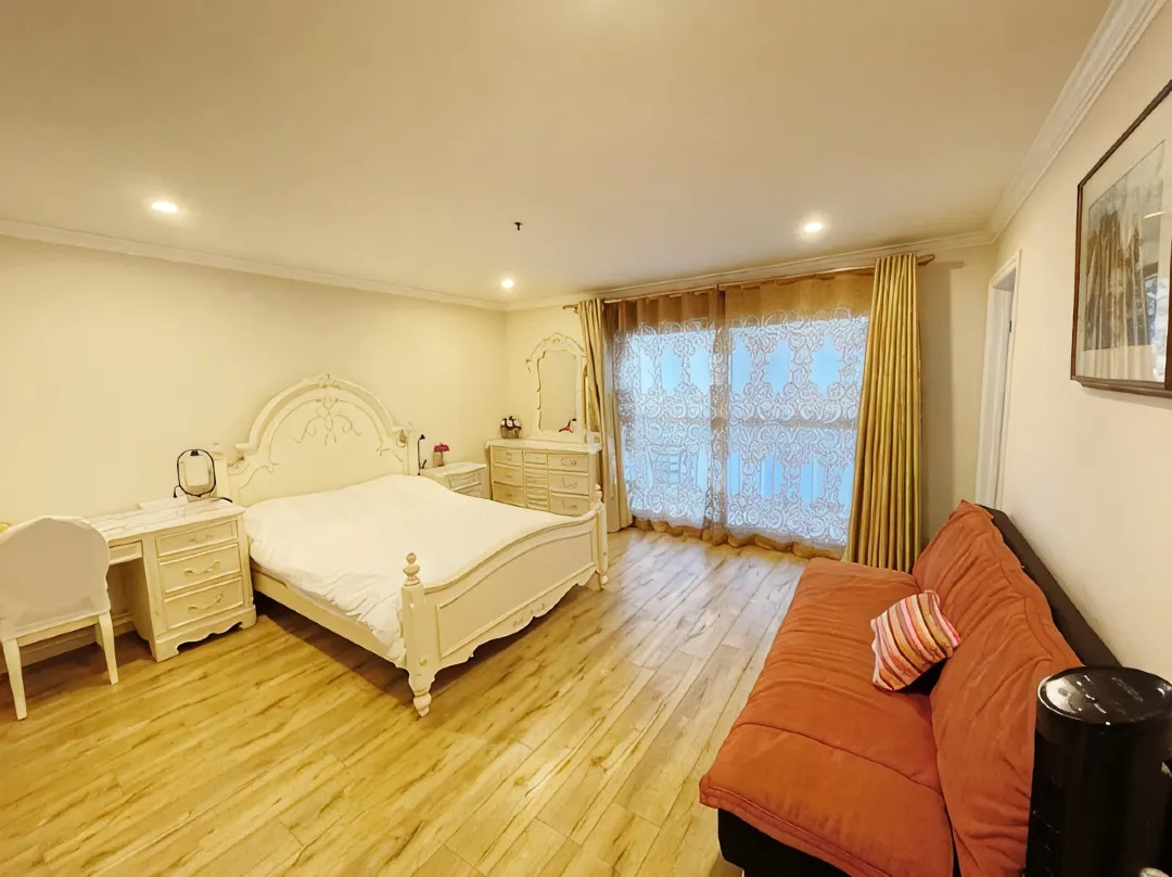 Cal King Master Suite + Sofa Bed｜private Bath｜freeparking - Whittier, CA