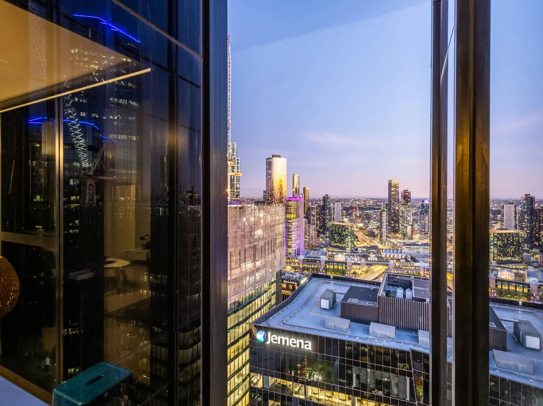 Aussie Escape Apartments-skyline Collins Tower - Melbourne