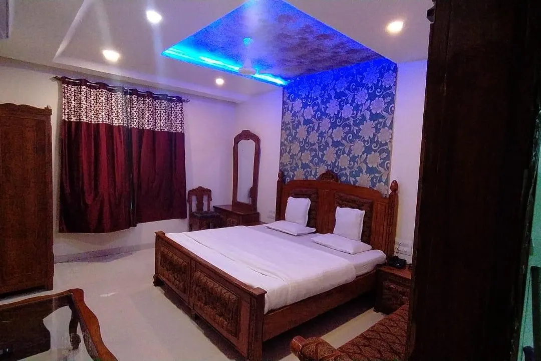 Hotel Shalimar Executive, Uran Islampur - Sangli