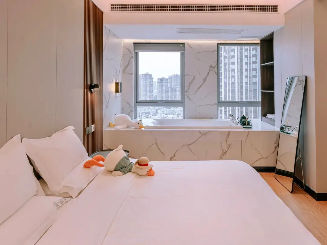 Private Hot Spring Cinema Hotel - Meishan