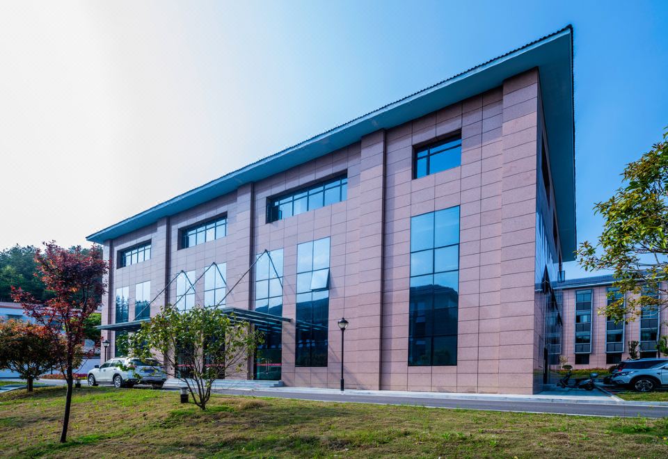 Yingshan Party School Training Center(英山县党校培训中心), 2024 | Trip.com