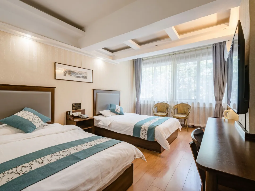 Xinyuan Hotel - 화이베이 시