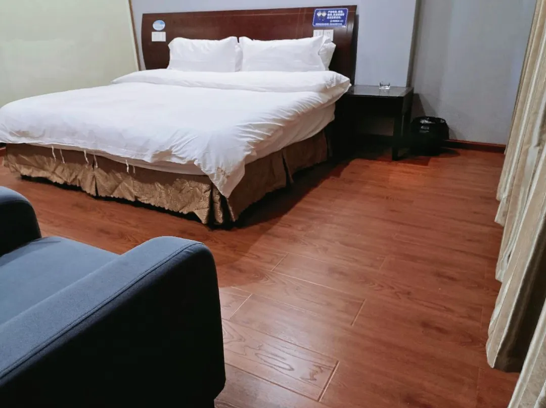 Luoluo Hotel - Taizhou