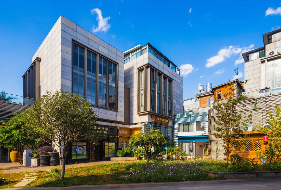 Dianchi Resort Quiet Couet Flyings Theme Inn - Kunming