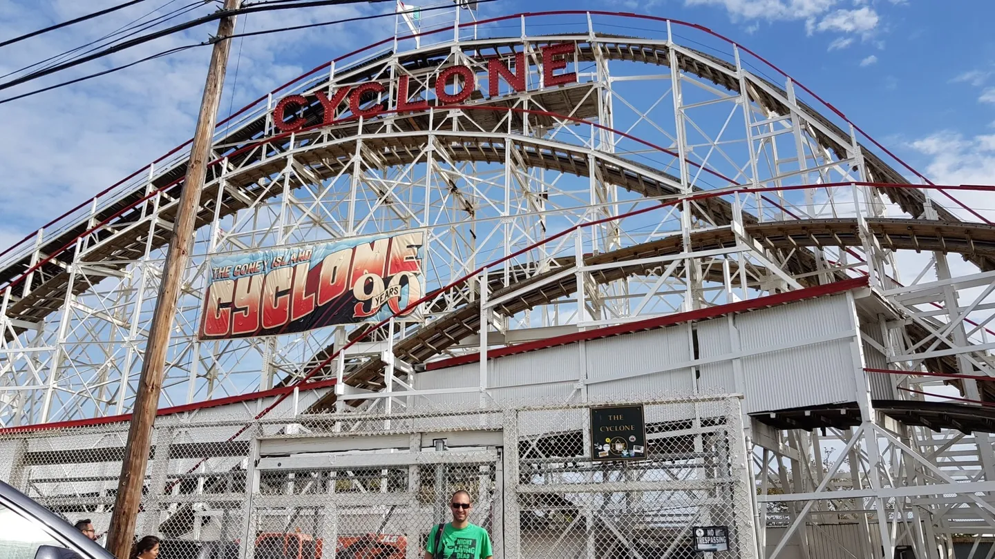 réductions sur les billets de The Cyclone Roller Coaster at Luna Park in Coney Island, prix et ...