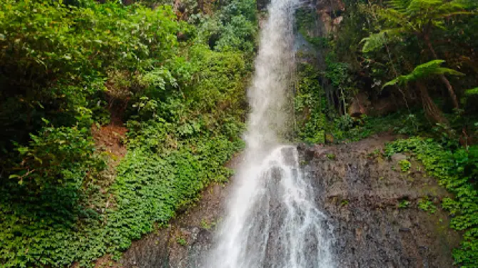 Harga Tiket Air Terjun Watu Gedhek [2025] - Promo, Waktu Operasi & Ulasan
