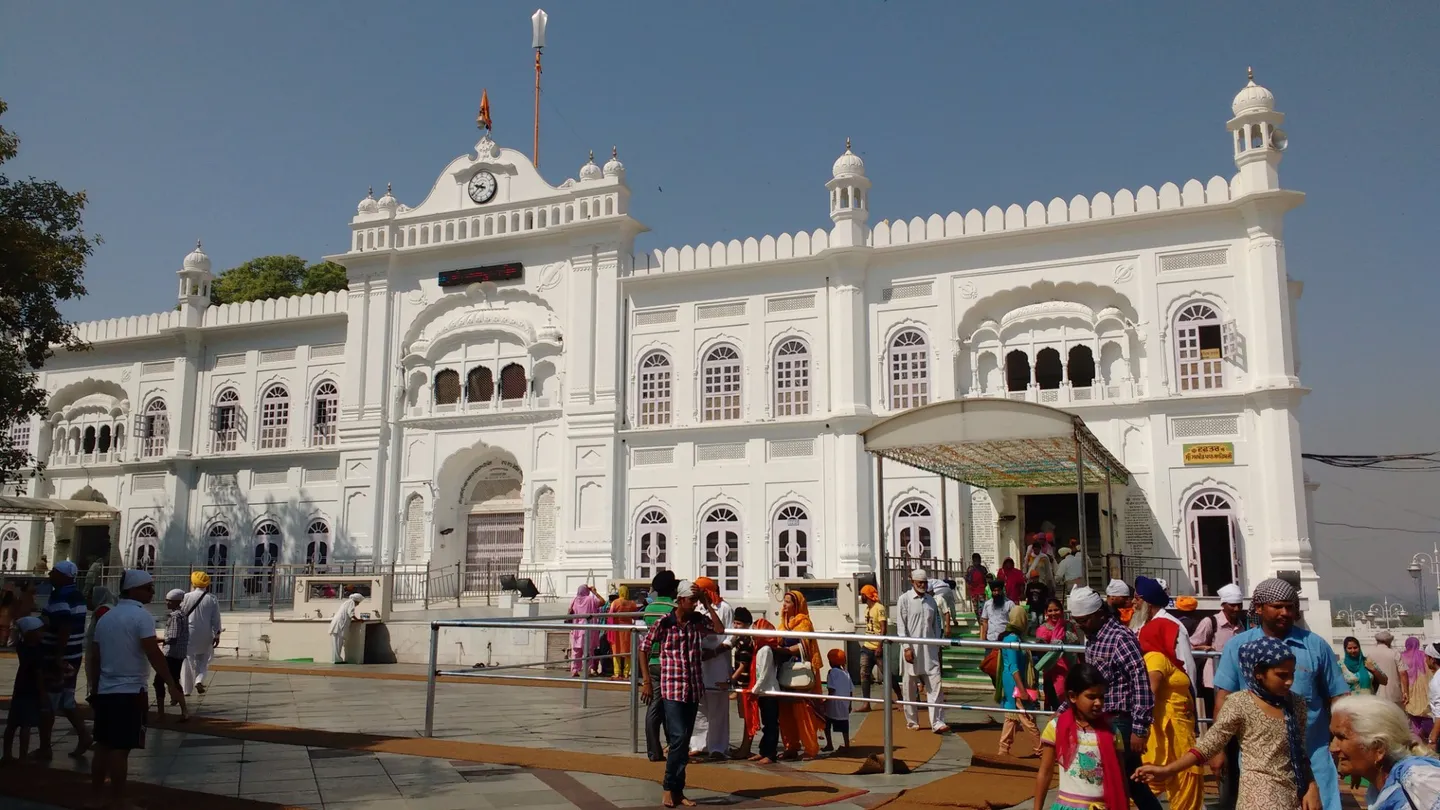 Gurdwara Qila Sri Anandgarh Sahib Tickets [2026] - Promos, Prices ...