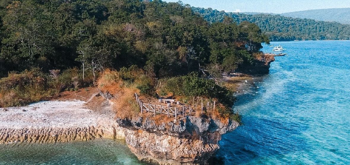 モヨ島個人旅行ガイド（2025年）：おすすめの周辺アクティビティ、人気観光スポット、旅程の計画、宿泊施設、グルメ、交通機関、天気など、旅行に ...