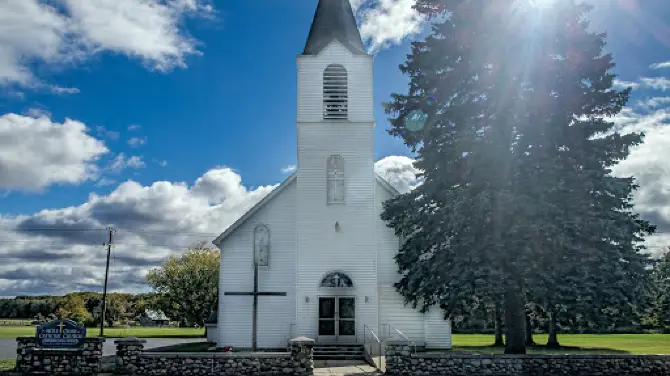 Holy Cross Catholic Church, Cross Village門票【2025】- 預約、開放時間、評論及資訊 | Trip.com