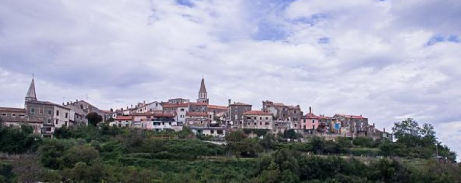 2026Krasica自由行旅遊懶人包：附近景點美食、飯店機票一日遊預訂 Trip.com (2026 年 1 月)