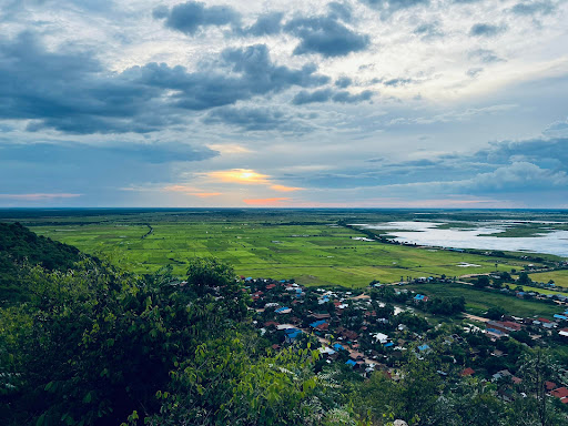 【最新】Sunset spot at Phnom Krom on the Lotus Silk Farm by Samatoa - チケット ...