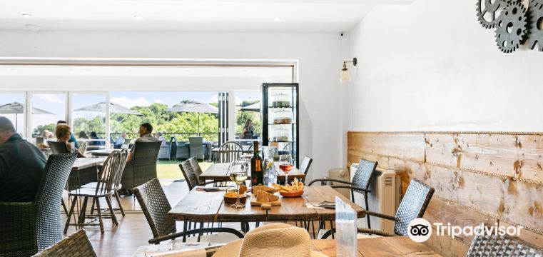 Bishopsteignton Travel Guide 2024 - Things to Do, What To Eat & Tips ...